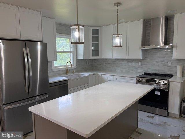 305 White Pine Dr, Middletown, DE 19709