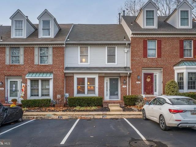 305 Williamsburg Ct, Marlton, NJ 08053