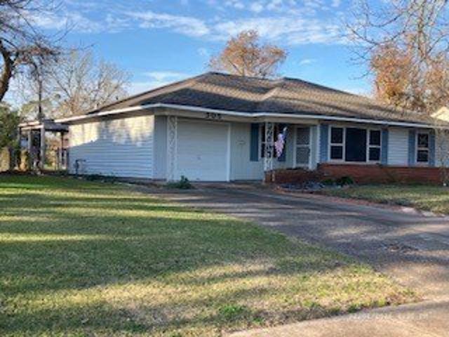 305 Wisteria St, Lake Jackson, TX 77566