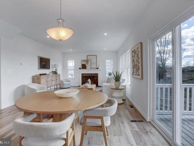 305 Tollgate Road N