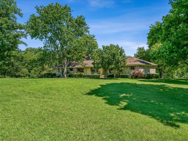 305 Tanglewood Dr
