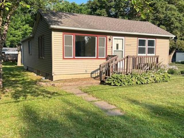 30650 North Lakes Trl, Lindstrom, MN 55045