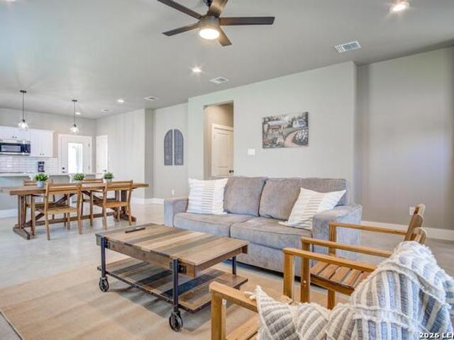 30652 Oakview, Unit 5