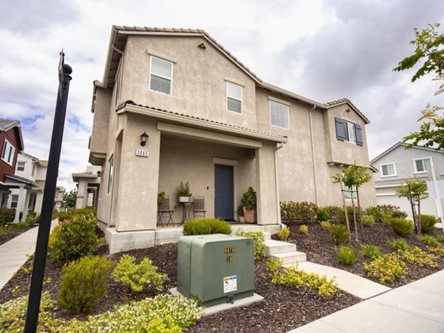 3065 Pruett Dr, Roseville, CA 95747