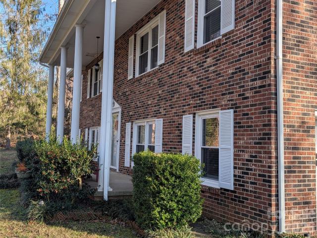 3065 Woodstream Drive