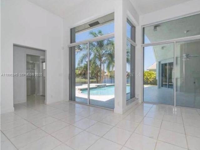 3066 Lakewood Cir, Weston, FL 33332 | MLS #A11996