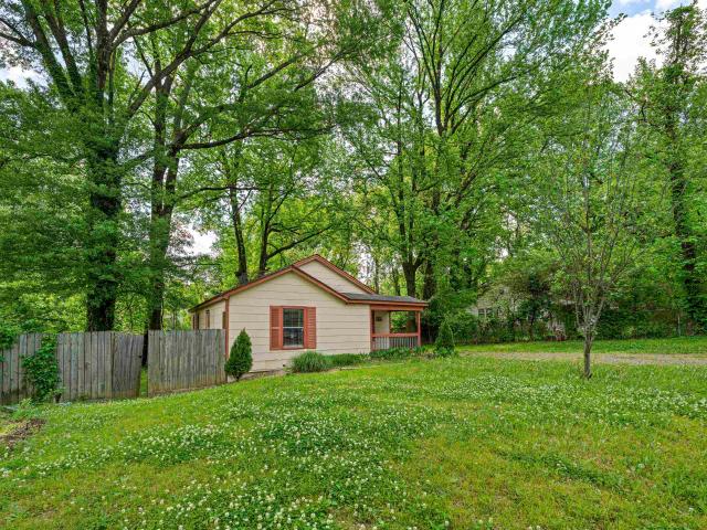 3066 redbud rd