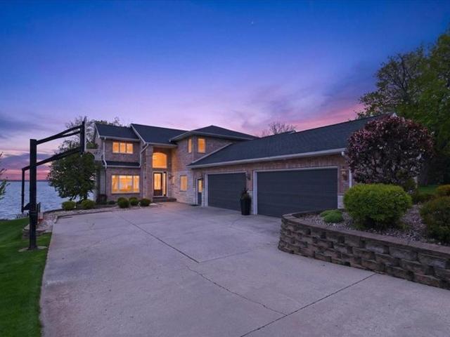 3066 Shadyside Dr, Stoughton, WI 53589