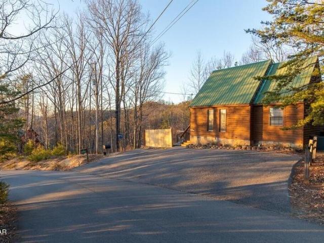 3067 Engle Town Road, Sevierville, TN 37862