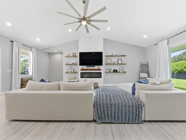 3067 Fargo Ave, Lake Worth, FL 33467