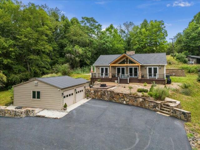 3067 Julia Simpkins Rd, Hiwassee, VA