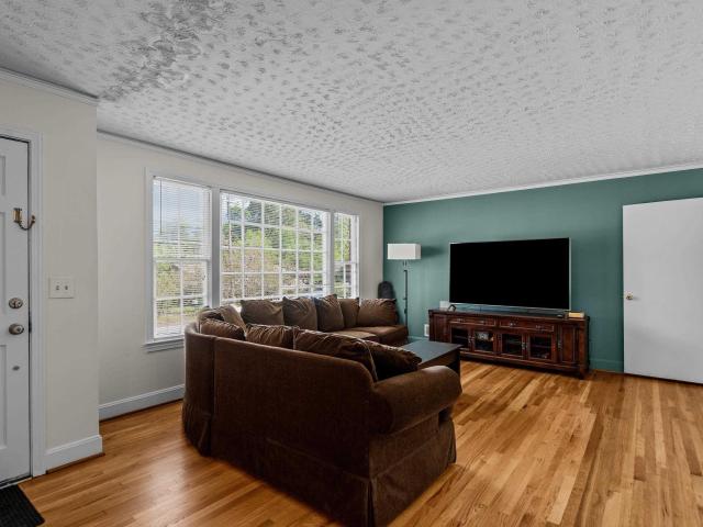 3067 Lindenwood Drive