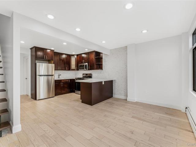 3067 Williamsbridge Road
