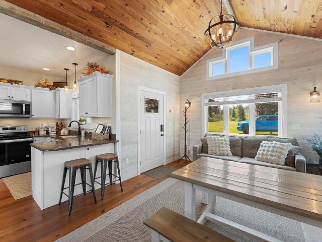 3068 Cottage Ln