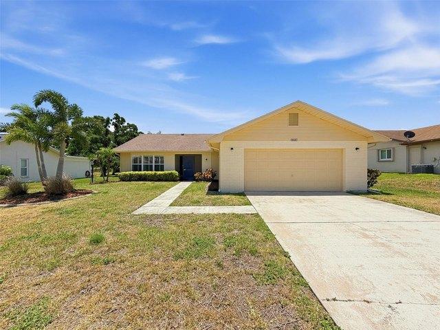 3068 E Dorchester Dr, Palm Harbor, FL 34684