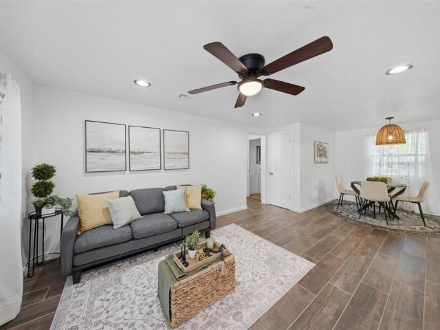 3068 SW 37th Place