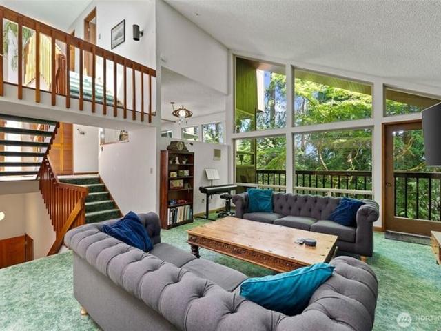 3068 th Ave NE, Bellevue, WA 98008