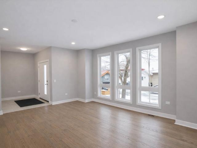 3069 S Lyman St, Chicago, IL 60608 | MLS #12621 | Compass