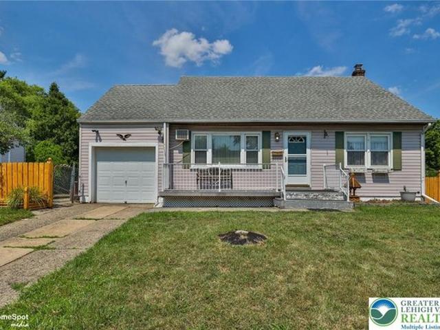 3069 Shakespeare Rd, Bethlehem, PA 18017
