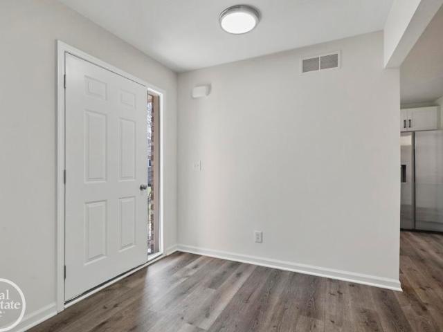 30601 Victoria Court