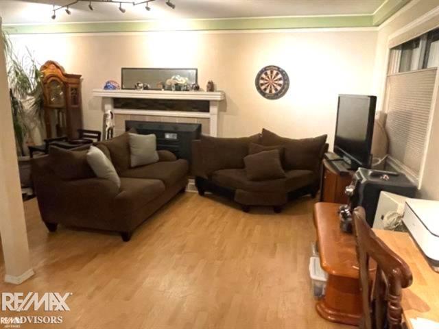 30607 Glenwood Circle