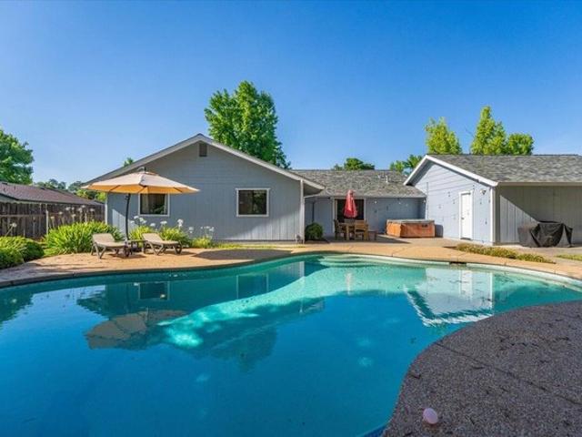3060 Monte Bello Dr, Redding, CA 96001