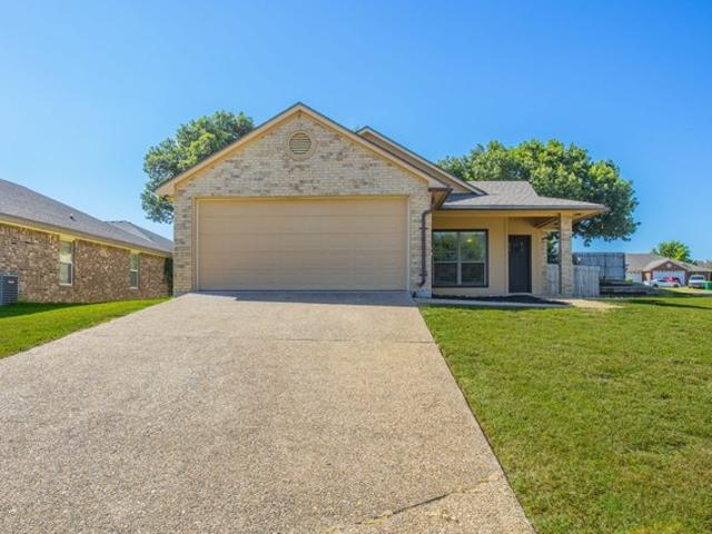 3060 Andalusian Ln, Robinson, TX 76706