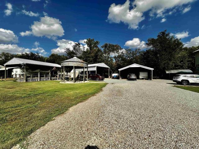 3060 catfish ln