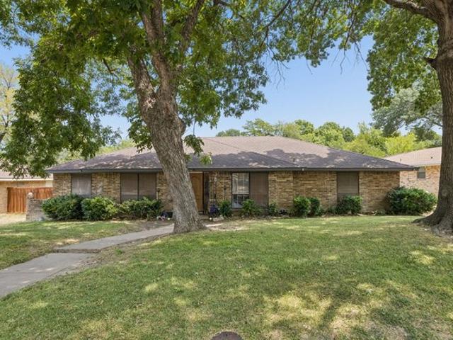 3060 Kiestridge Dr, Dallas, TX 75233