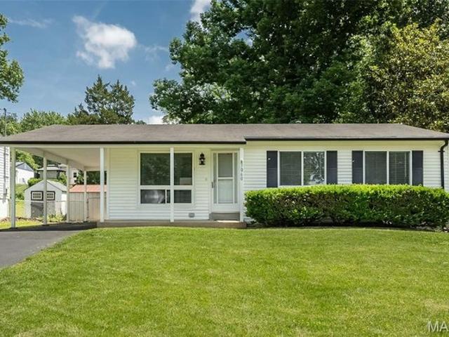 3060 Postport Ln, Maryland Heights, MO 63043