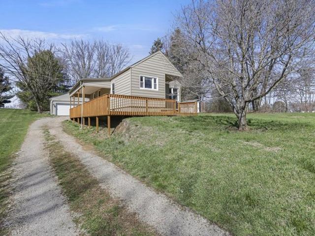 3060 Wayne Ridge Rd, Zanesville, OH 43701