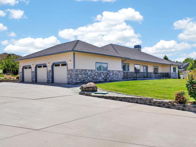 3060 Windfall Cir