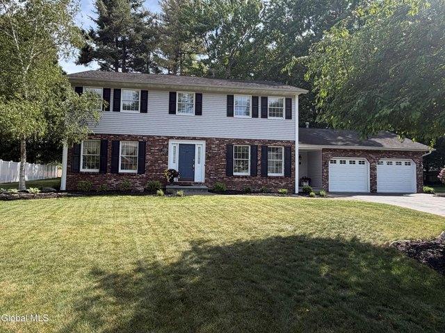 3061 New Williamsburg Dr, Schenectady, NY 12303