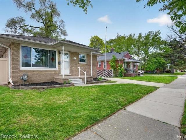 3062 Ferris Ave, Lincoln Park, MI 48146