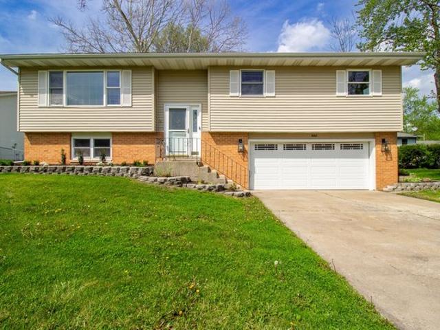 3063 Parkwood Pl, Crown Point, IN 46307