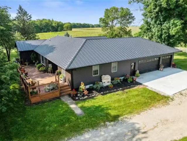 3063 QUASQUETON AVE, ROWLEY, IA 52329 Single Family Residence.