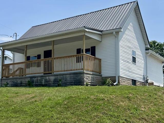 306 3rd St, Oolitic, IN 47451