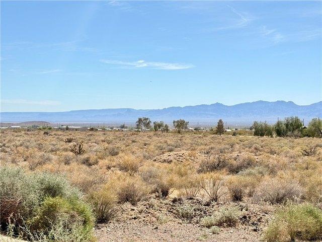 306 02 Bibo Rd, Golden Valley, AZ 86413