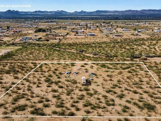 306 04 Santa Cruz Rd, Golden Valley, AZ 86413