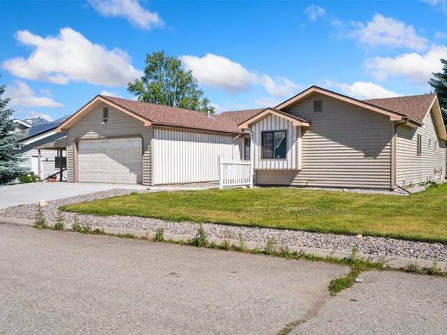 306 11th St, Stevensville, MT 59870