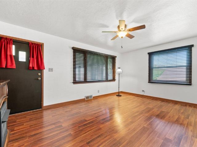 306 1/2 Oakland Ave
