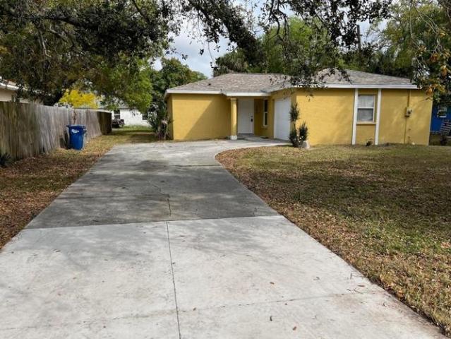 306 21st St E, Palmetto, FL 34221