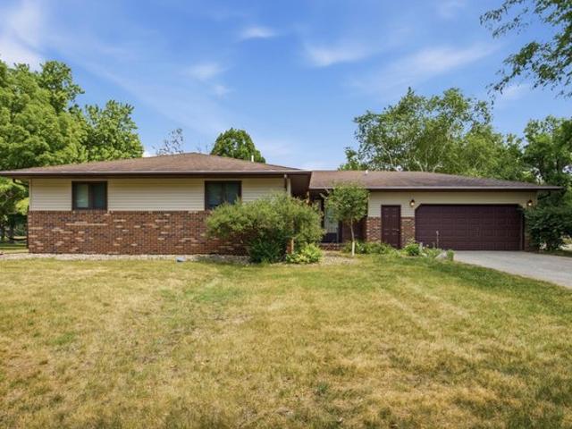 306 37th Ave S, Moorhead, MN 56560
