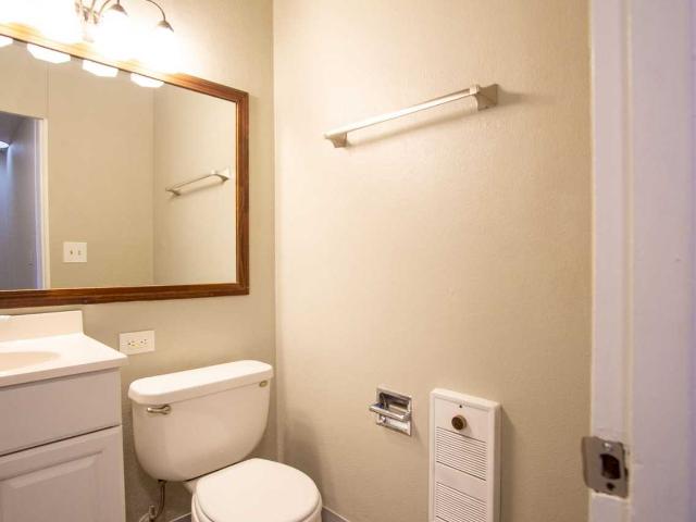 306 39th Place Townhomes 2 Bedroom Apartment for Rent at 3630 Se Cesar E Chavez Blvd, Portland, OR 97202 Creston Kenilworth