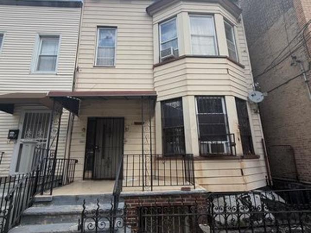 306 43rd St, Union City, NJ 07087