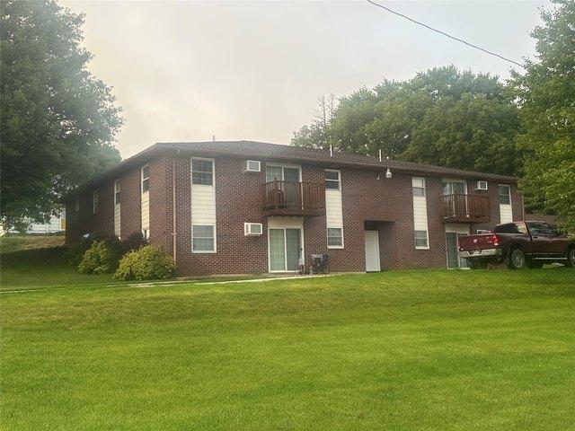 306 5th St, Guthrie Center, IA 50115