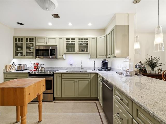 306 Country Side Rd # 306