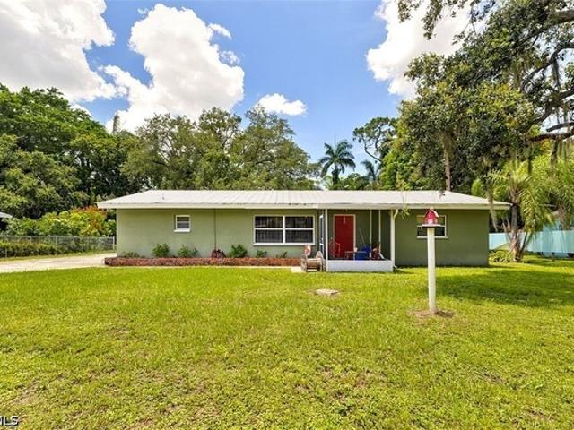 306 Chattanooga Dr, Fort Myers, FL 33905