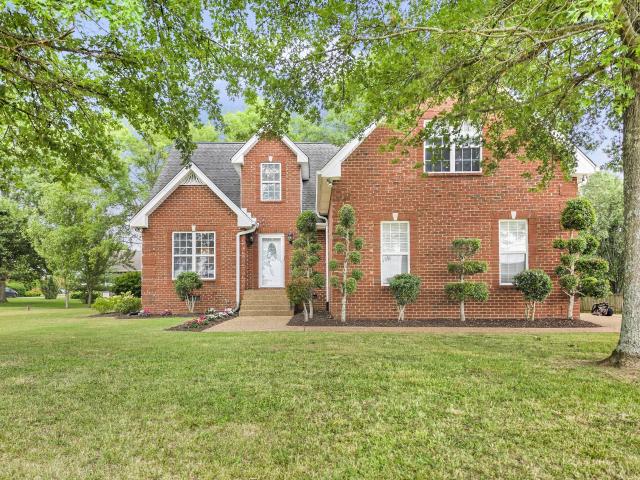 306 Chestnut Ln