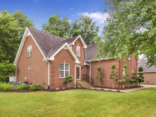 306 Chestnut Ln